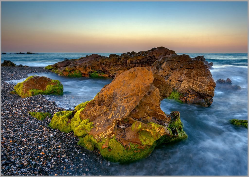 LED Bild Rocks on the Beach - LED Bilder Textilspannrahmen
